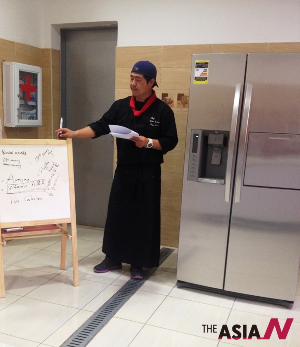 Chef Yang reveals Korean cooking secrets in Cairo - THE AsiaN
