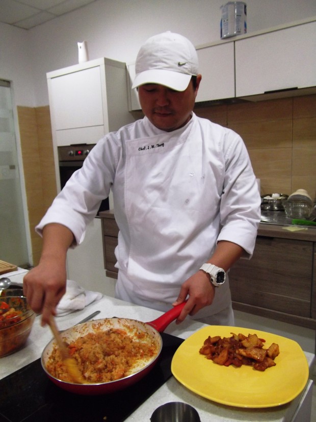 Chef yang is talking in Food language with Egyptians - THE AsiaN